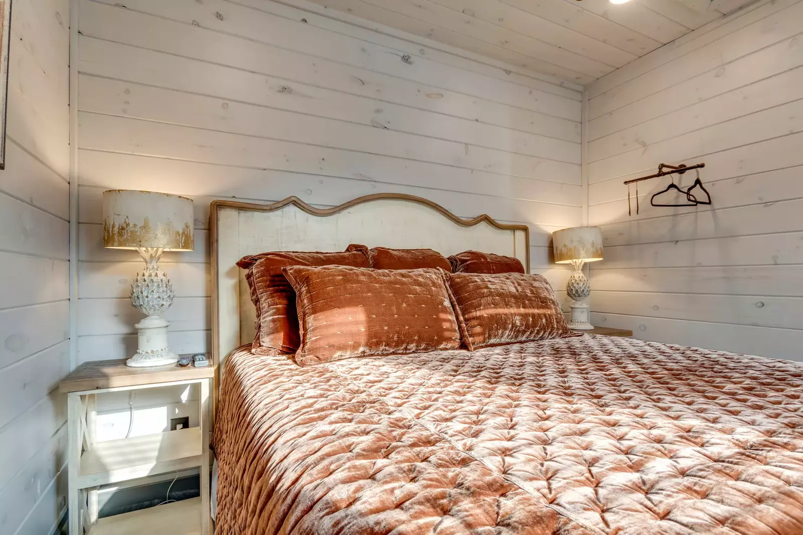 BEAR CREEK LODGE In Gatlinburg