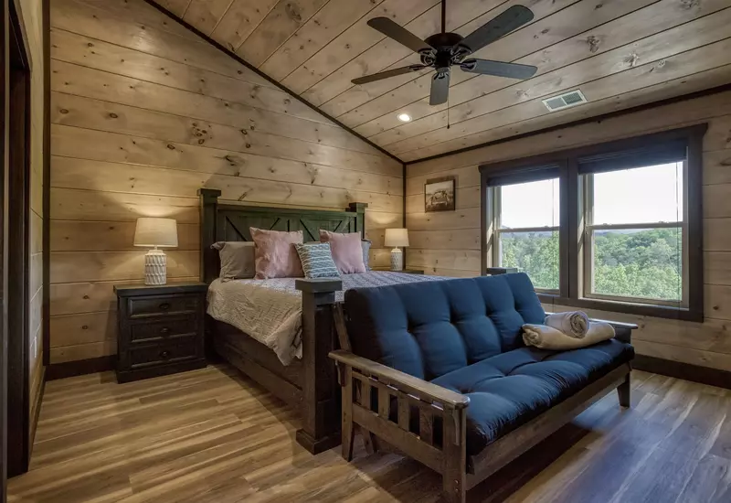 BIG MOUNTAIN MIST In Sevierville