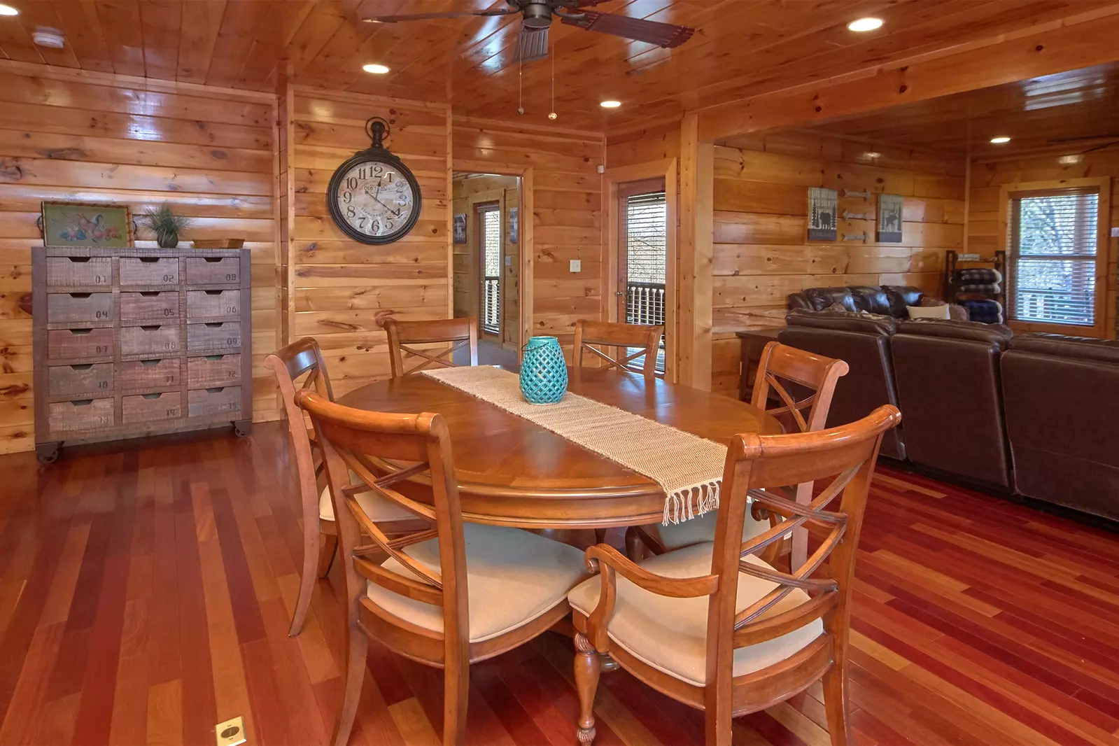 TOP NOTCH LODGE In Sevierville