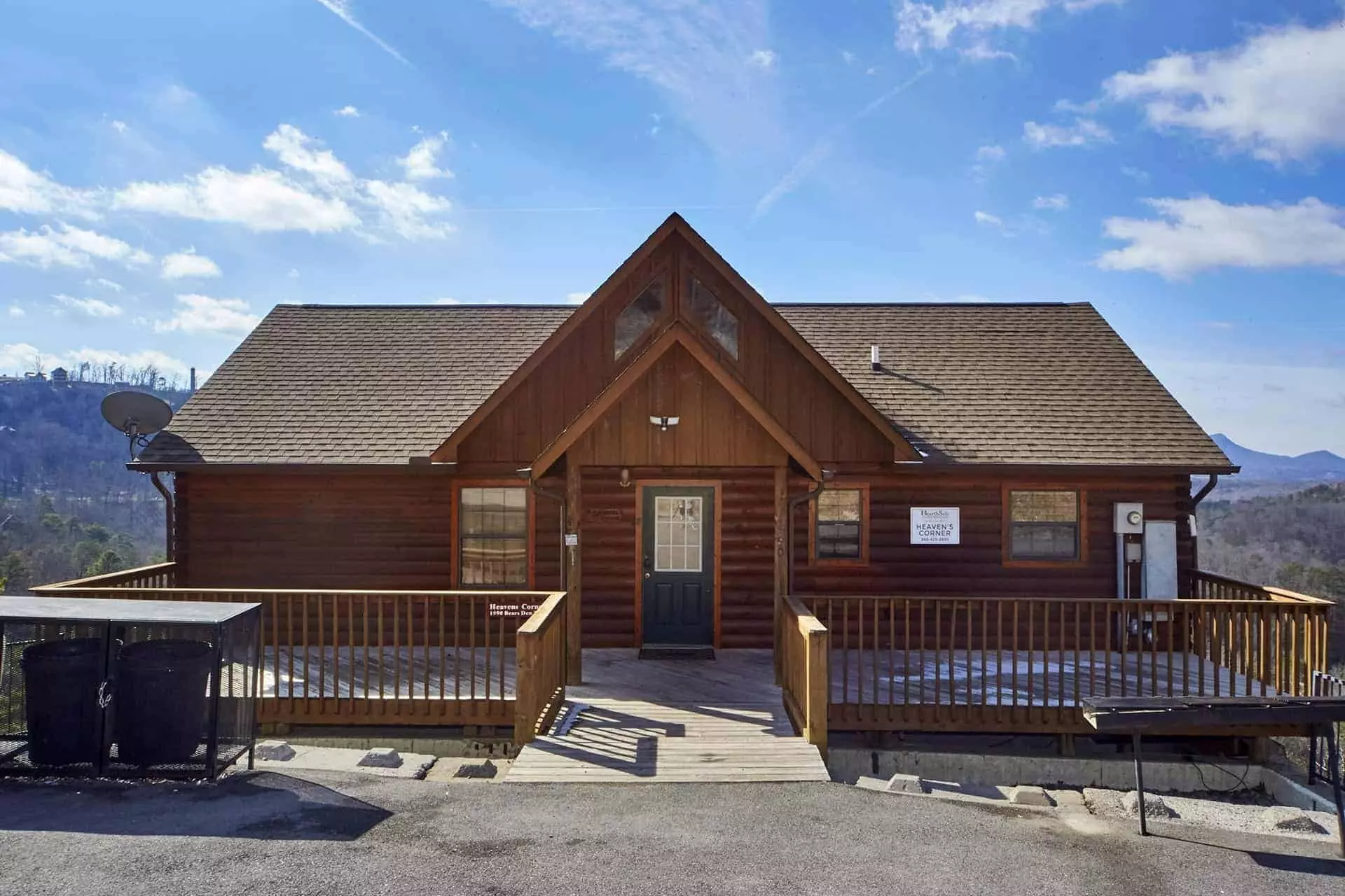 4 Benefits of Staying in Our 7 Bedroom Cabin in Gatlinburg for a Group ...